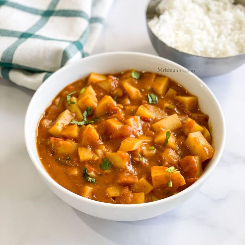 Aloo Tomato Curry • Simple Sumptuous Cooking
