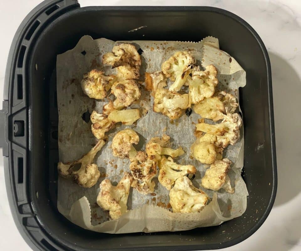 Lasuni Gobi (Air Fried Garlic Cauliflower) • Simple Sumptuous Cooking