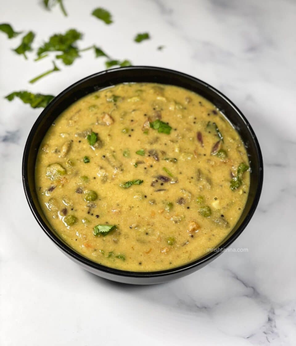 Avarekalu Sagu Recipe (Hyacinth Beans Curry) • Simple Sumptuous Cooking